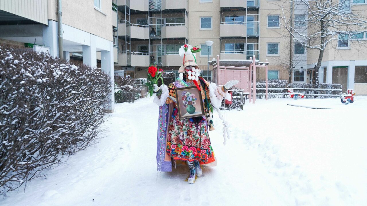 Con performance de la artista Valeria Montti Colque se despide el ...
